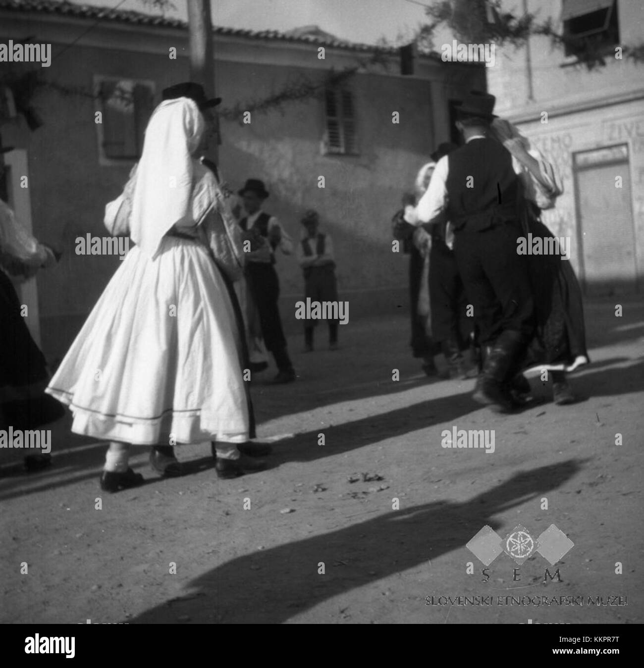 Prizor iz plesa mazurka 1949 depicts a scene from a mazurka dance ...