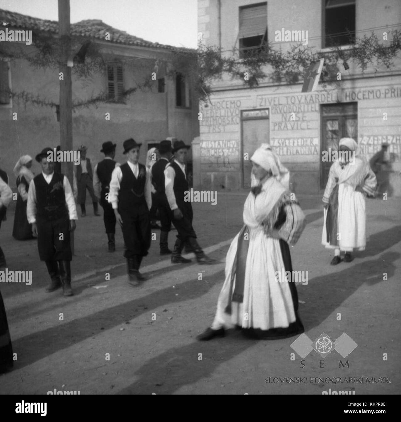 *Prizor iz plesa mafrine* (1949) is a Yugoslavian film that captures ...