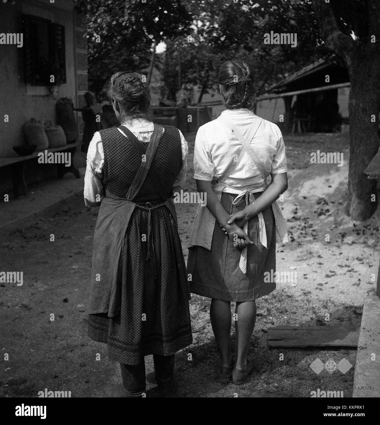 Hairstyles 1950 Black and White Stock Photos & Images - Alamy