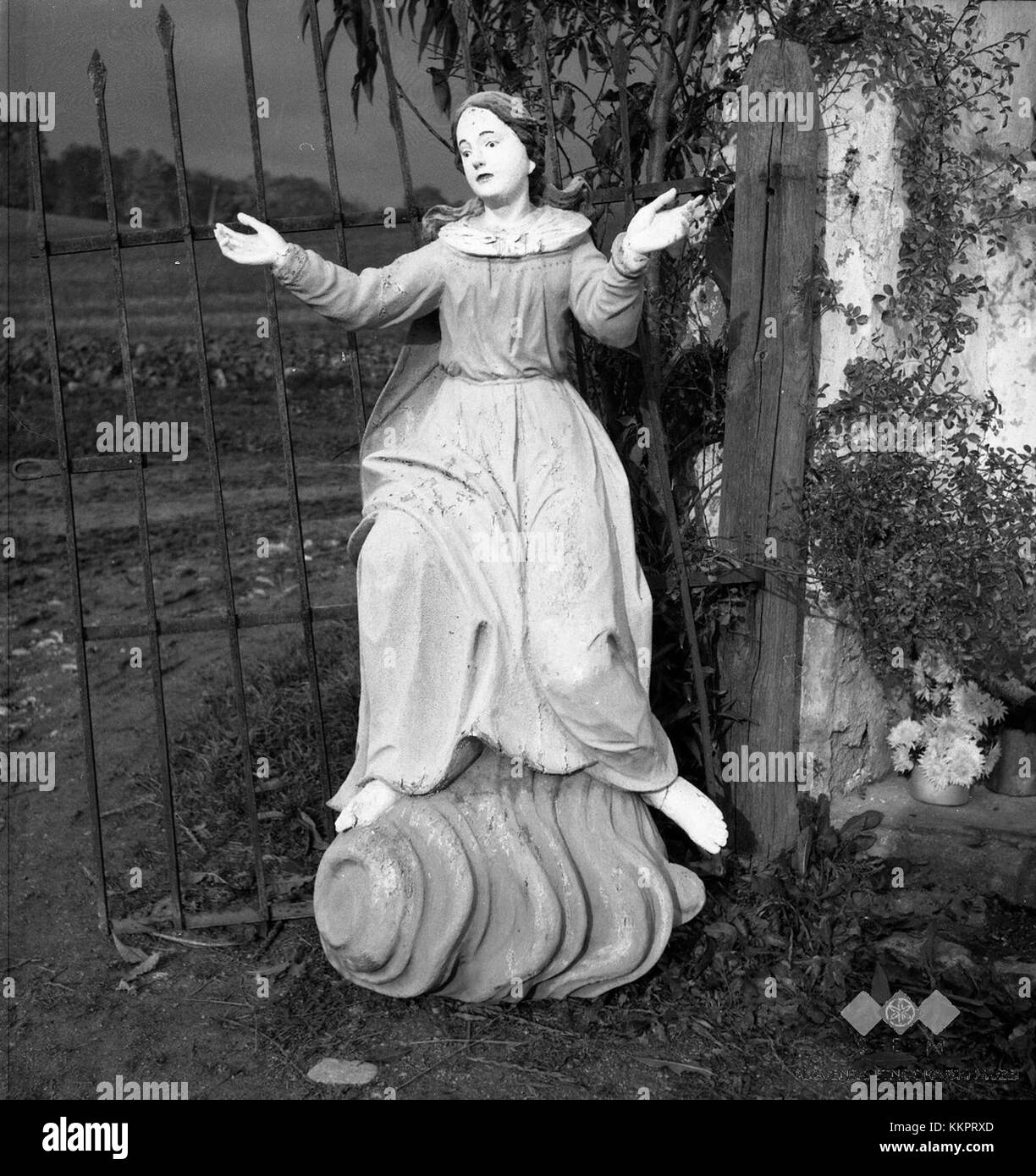 Back movements Black and White Stock Photos & Images - Alamy