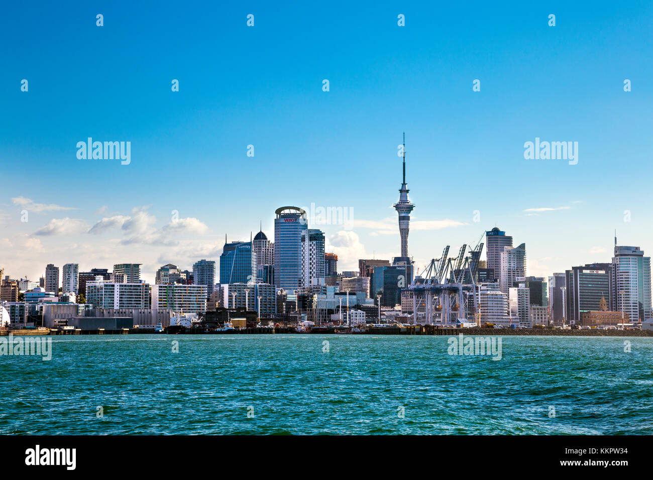 Auckland new zealand skyline hi-res stock photography and images - Alamy