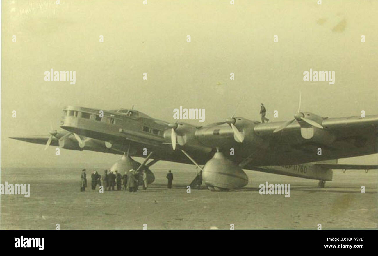 Ant aircraft hi-res stock photography and images - Alamy