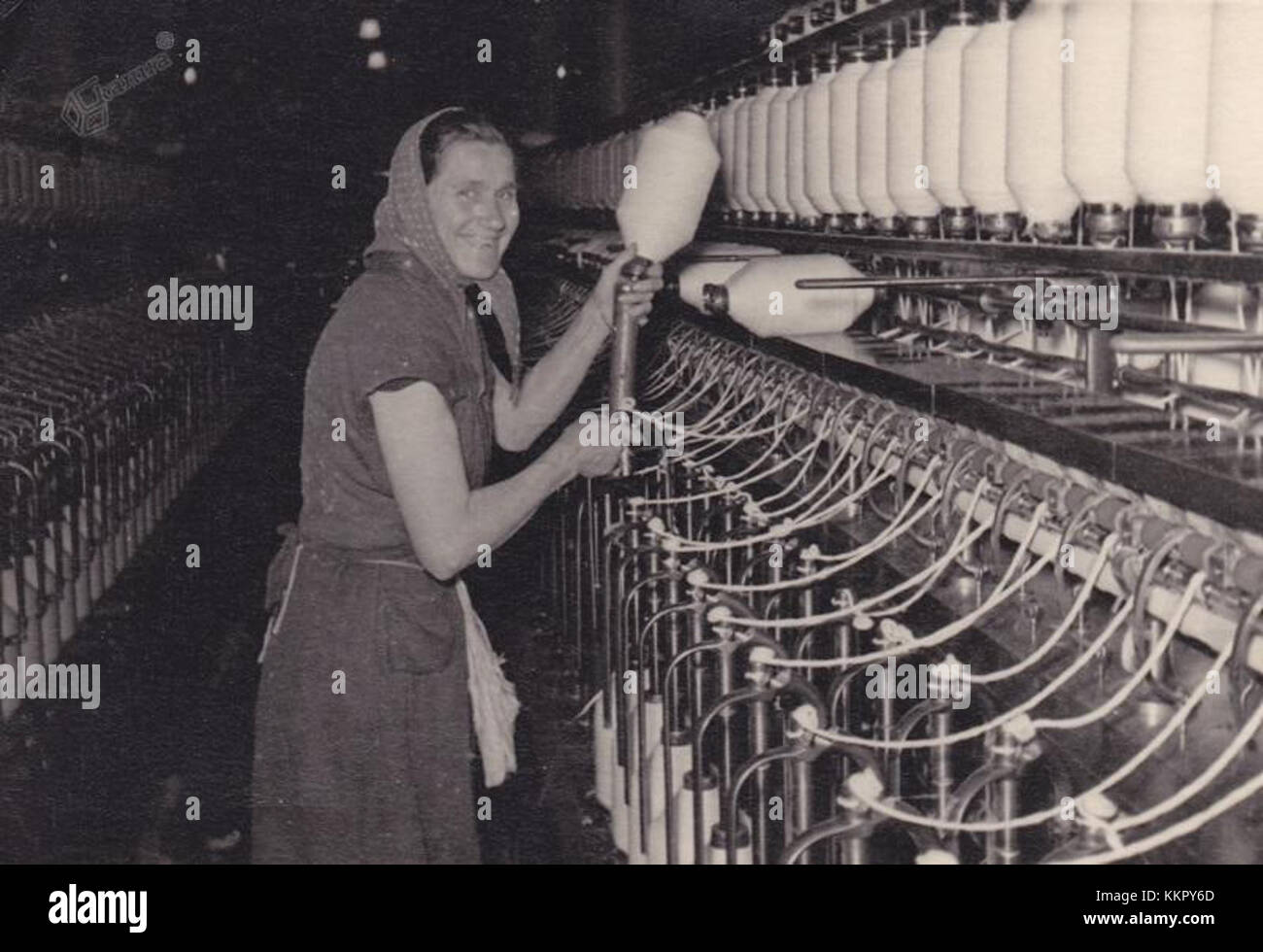 Historical 1950s female factory workers hi-res stock photography and ...