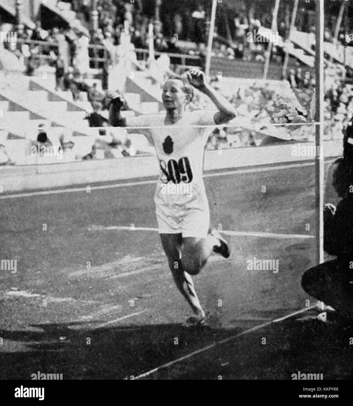 The 1912 Olympic men's 10,000-meter final saw Hannes Kolehmainen of ...