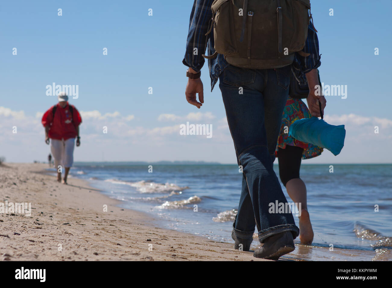 Beach walking and romantic beach hi-res stock photography and images ...