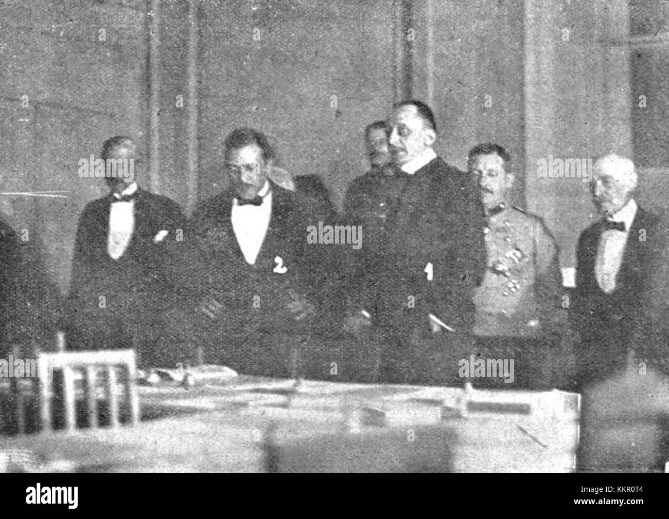 Pogajanja v Brest Litovsku refers to the negotiations in Brest-Litovsk ...