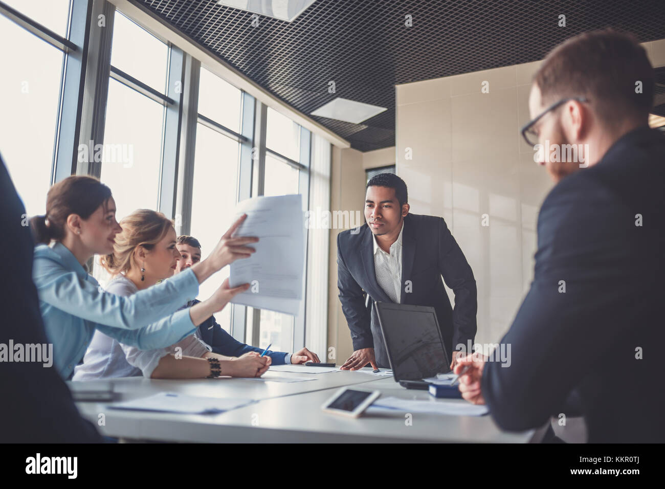 Business people hi-res stock photography and images - Alamy