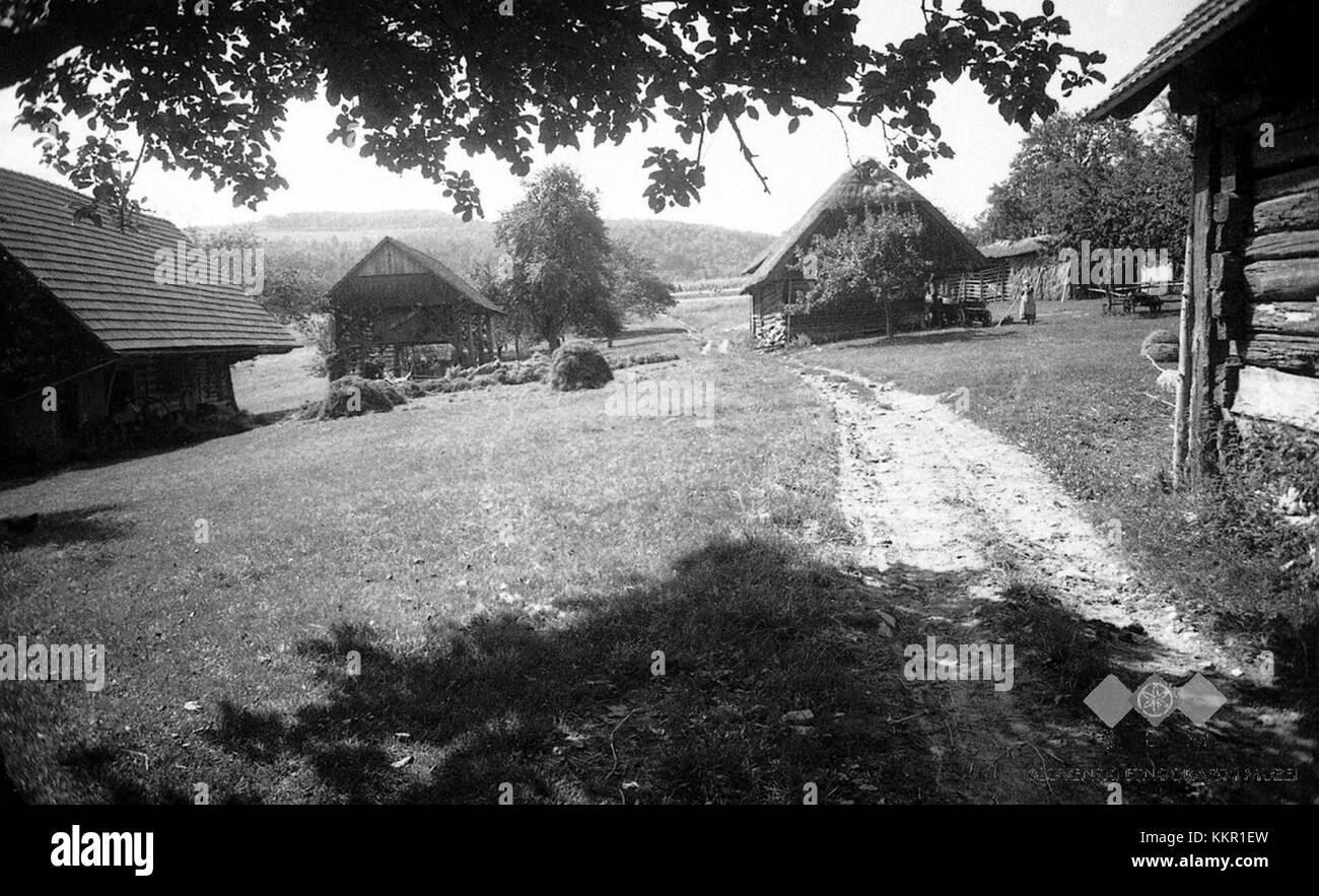 Kozolci in podi (skednji), Udje 1948 Stock Photo - Alamy