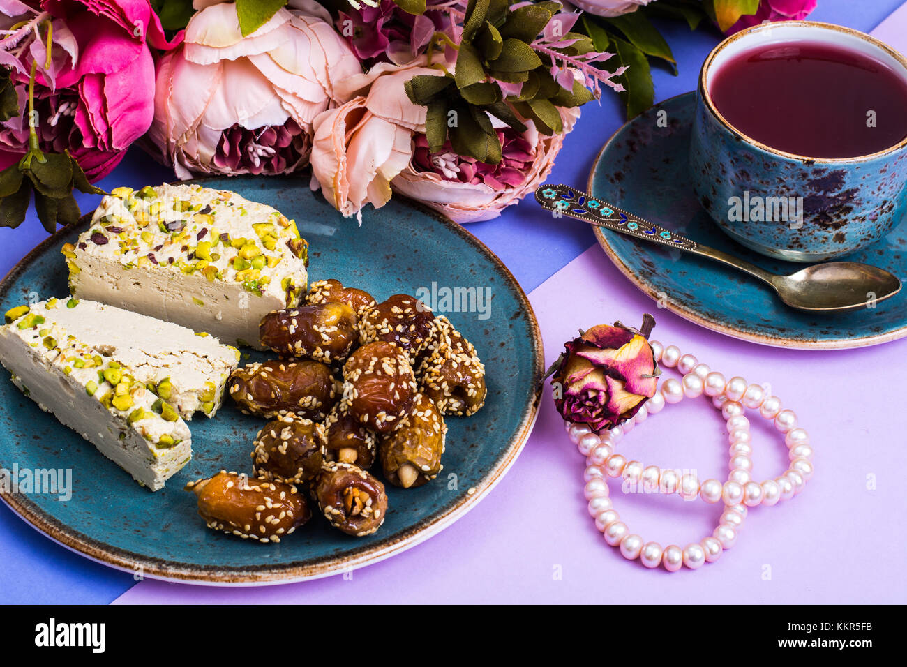 Arabic sweets hi-res stock photography and images - Alamy