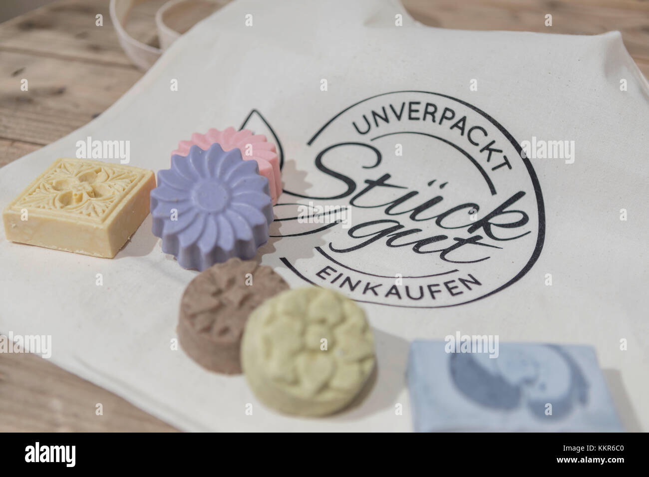 Hand-made soaps and organic cloth bag from the unpackaged 'Stückgut ...