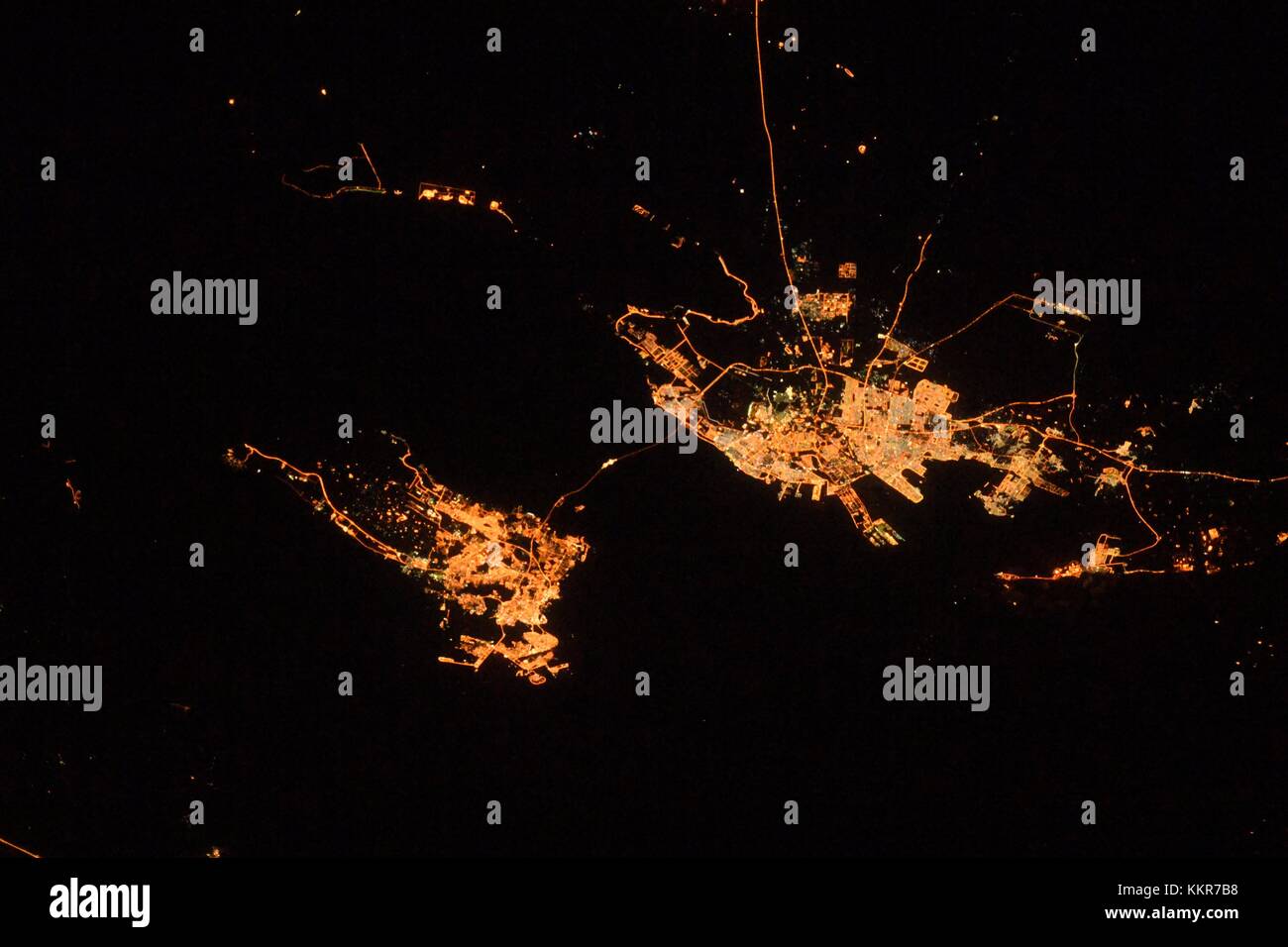 Nighttime view of Bahrain and Dammam from the International Space ...