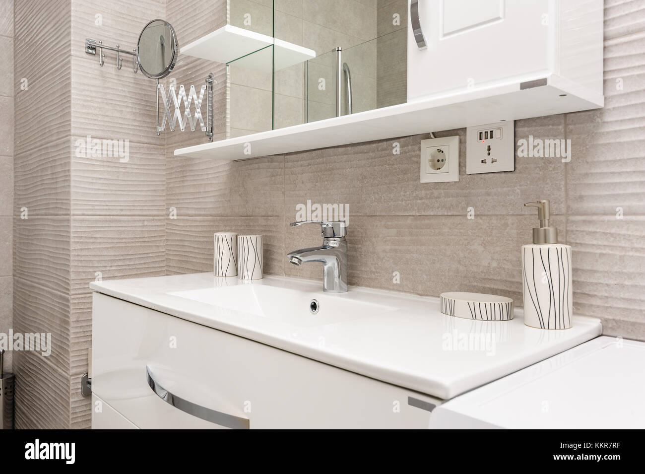 Sink interior hi-res stock photography and images - Alamy
