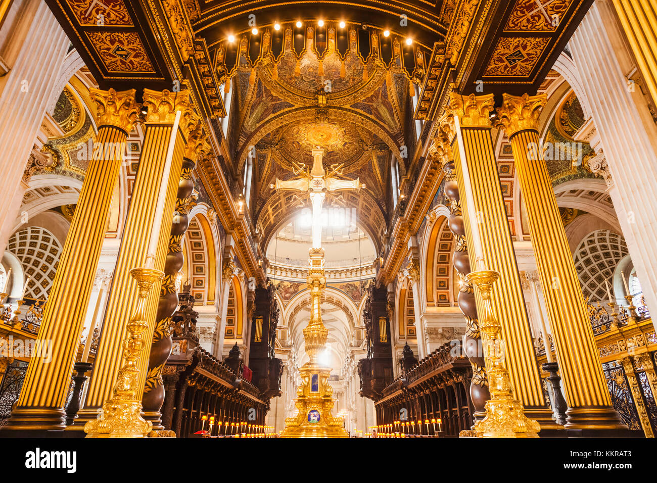 High altar st pauls cathedral hi-res stock photography and images - Alamy