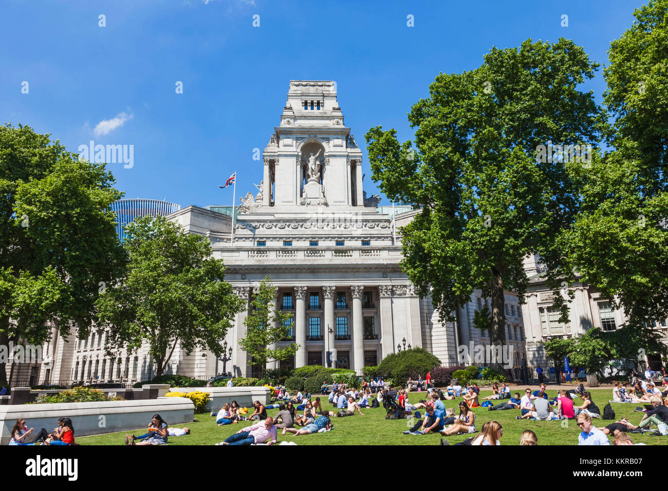 Trinity square hi-res stock photography and images - Alamy