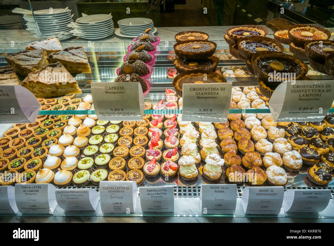Germany, Bavaria, Munich, Schrannenhalle Food Hall with newly opened ...