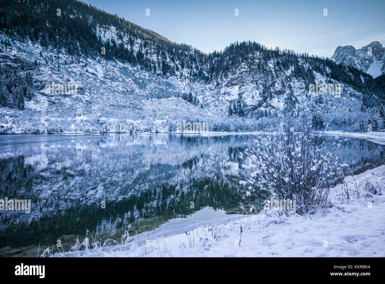 Austria, Upper Austria, Gosau, Gosausee lake, winter Stock Photo - Alamy