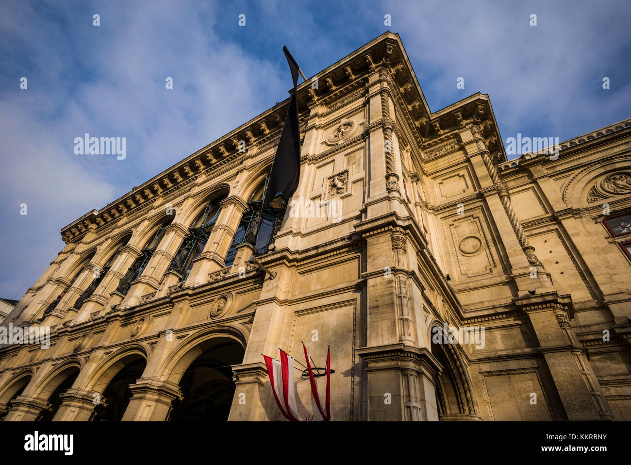 Opera house exterior hi-res stock photography and images - Alamy