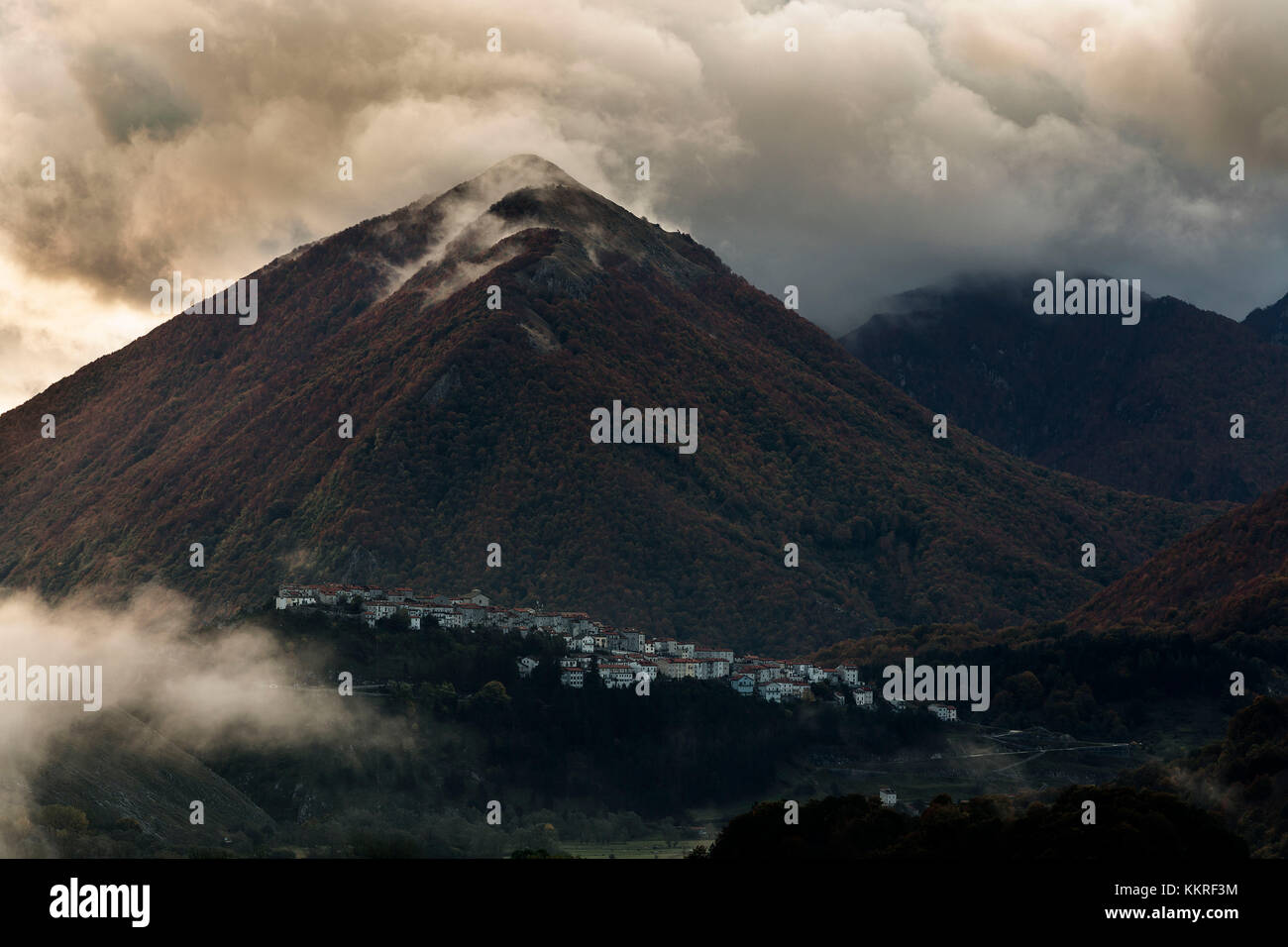Opi sunrise, national park of abruzzo, lazio e molise, Opi, Abruzzo ...