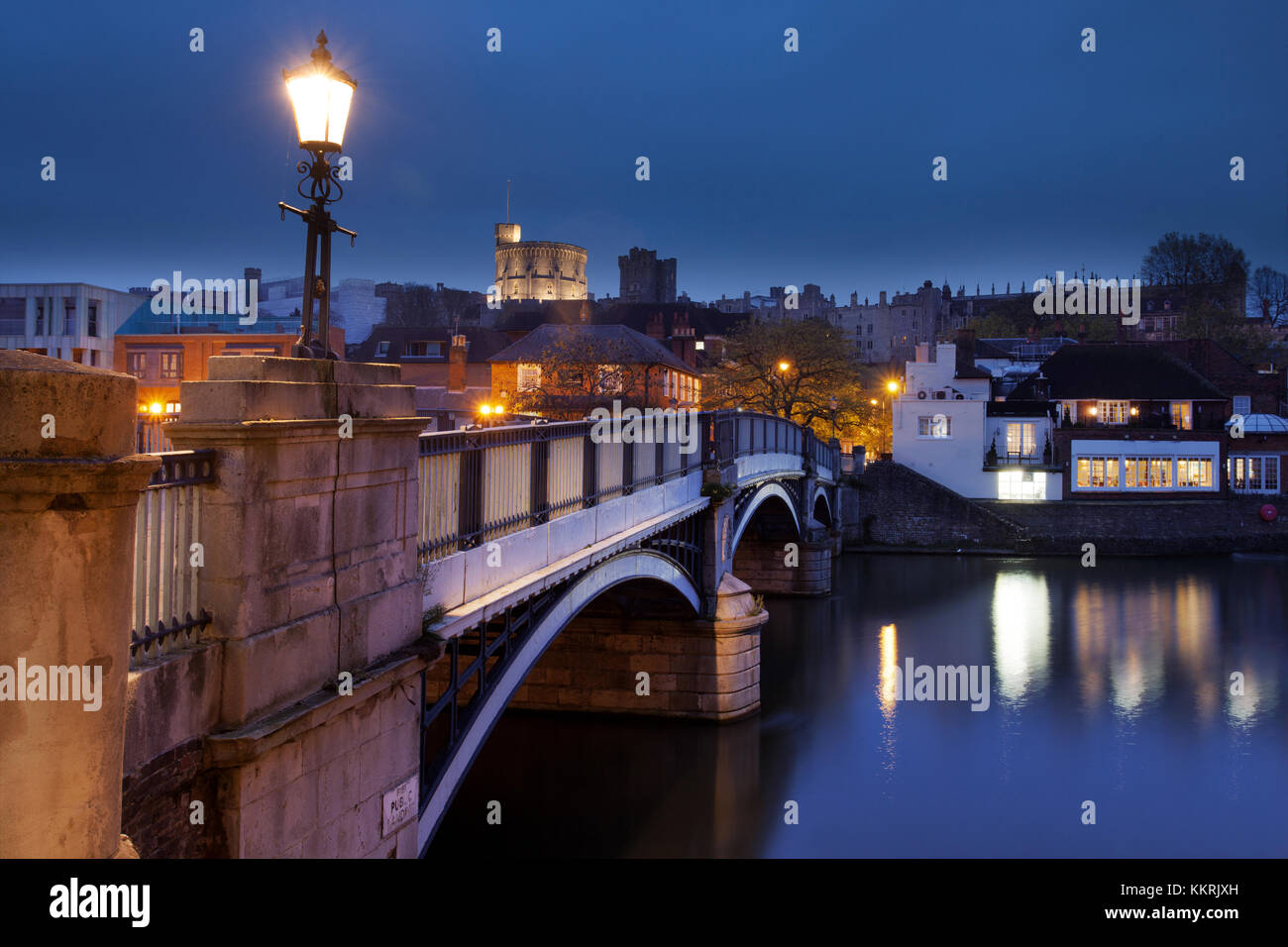 The bridge from Eton to windsor facing Windsor Castle Stock Photo - Alamy