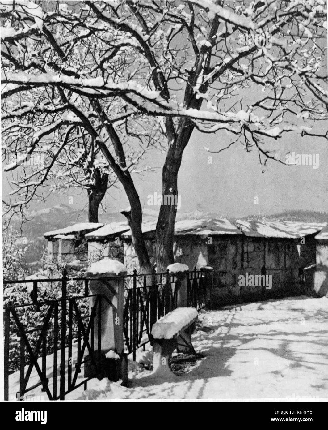 Medieval castle surrounded Black and White Stock Photos & Images - Alamy