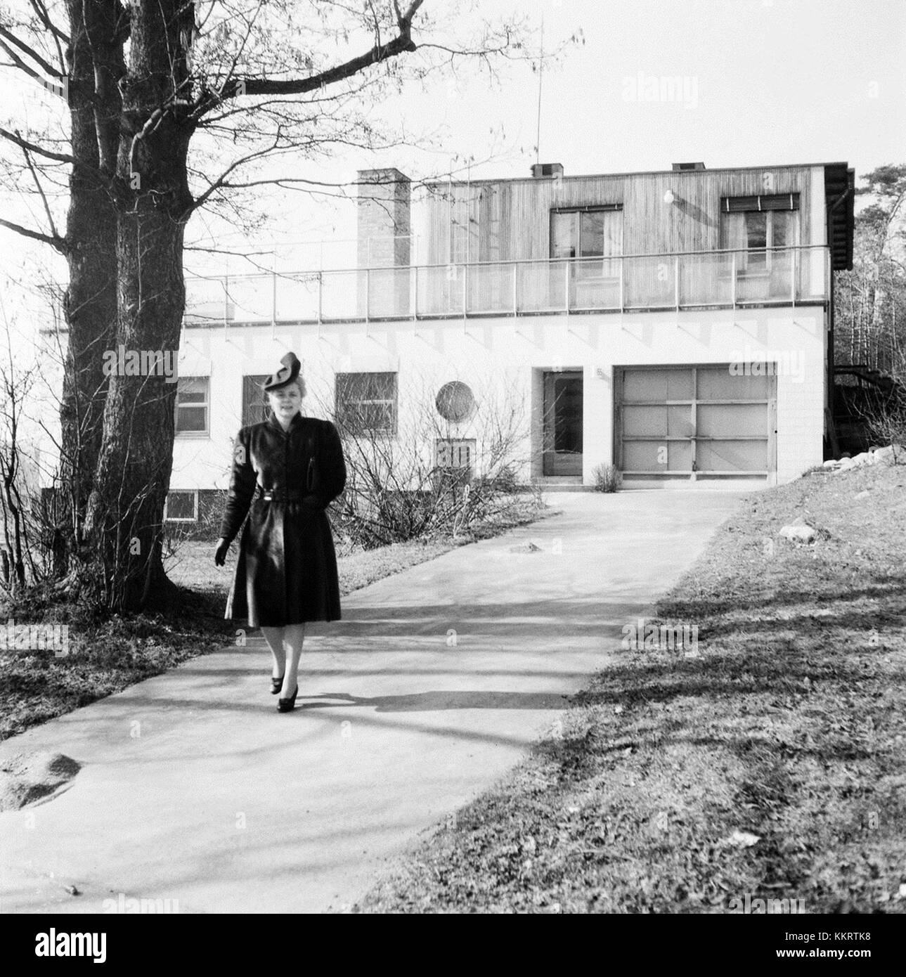 1962 nobel peace laureate hi-res stock photography and images - Alamy