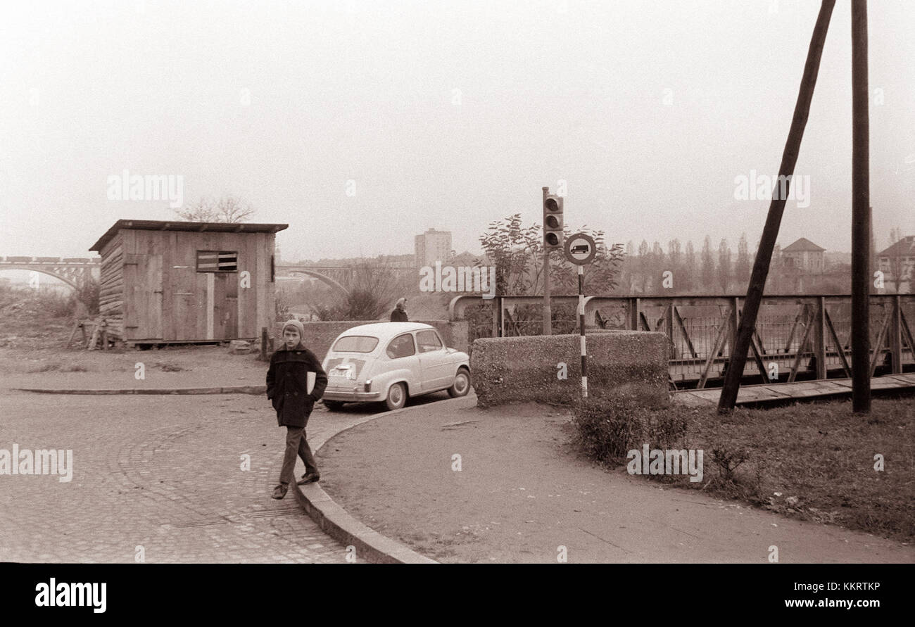 Prvi semafor v Mariboru pred meljskim mostom 1962 Stock Photo - Alamy