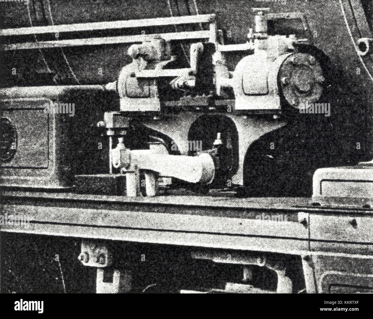 The Class 1A 4-8-0 steam locomotive reverser is a mechanical device ...