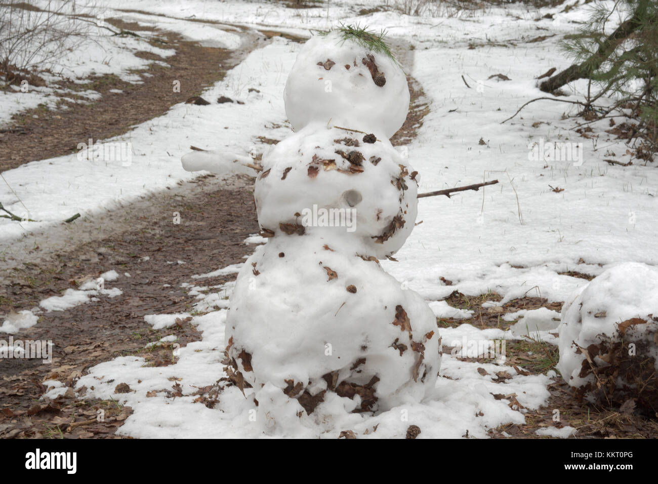 Snowman country road hi-res stock photography and images - Alamy