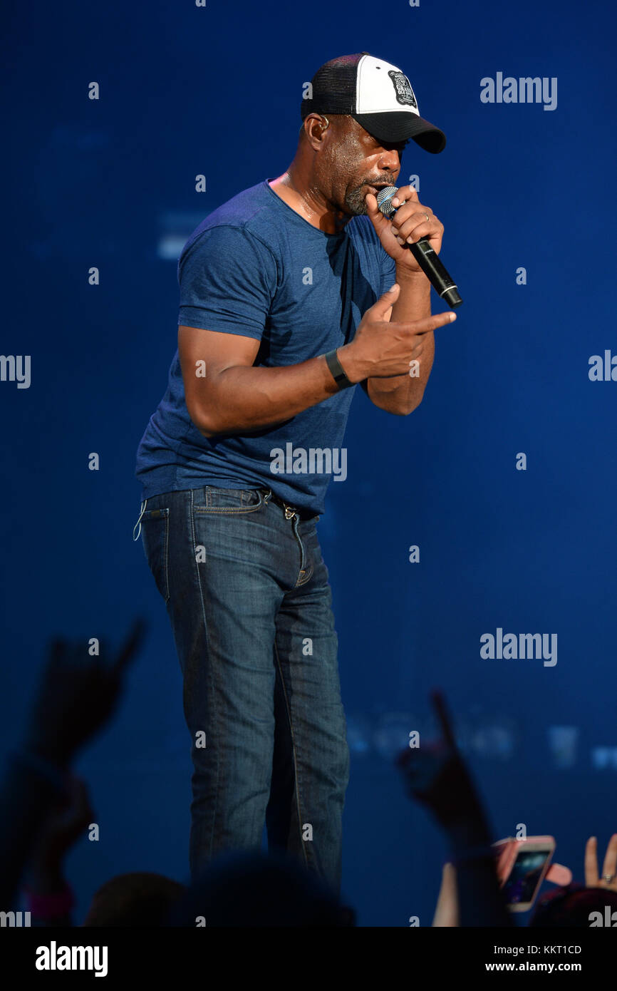 WEST PALM BEACH FL - MAY 23: Darius Rucker performs at The Coral Sky ...