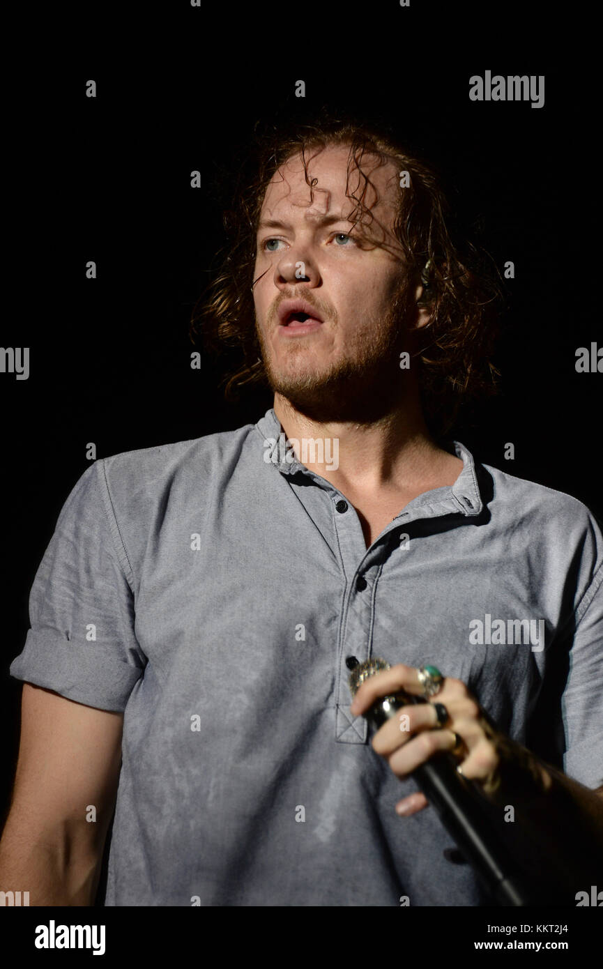 MIAMI BEACH, FL - DECEMBER 30: Dan Reynolds of Imagine Dragons performs ...