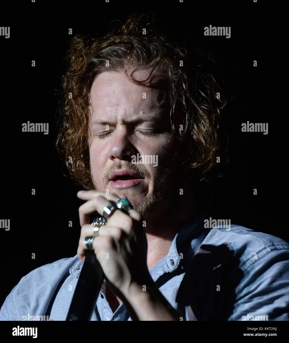 MIAMI BEACH, FL - DECEMBER 30: Dan Reynolds of Imagine Dragons performs ...