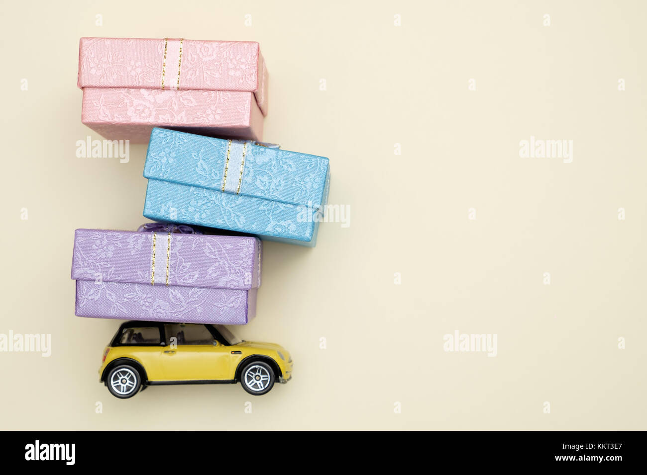 Toy car carrying a gift box, Concept eve of New Year, AF point ...