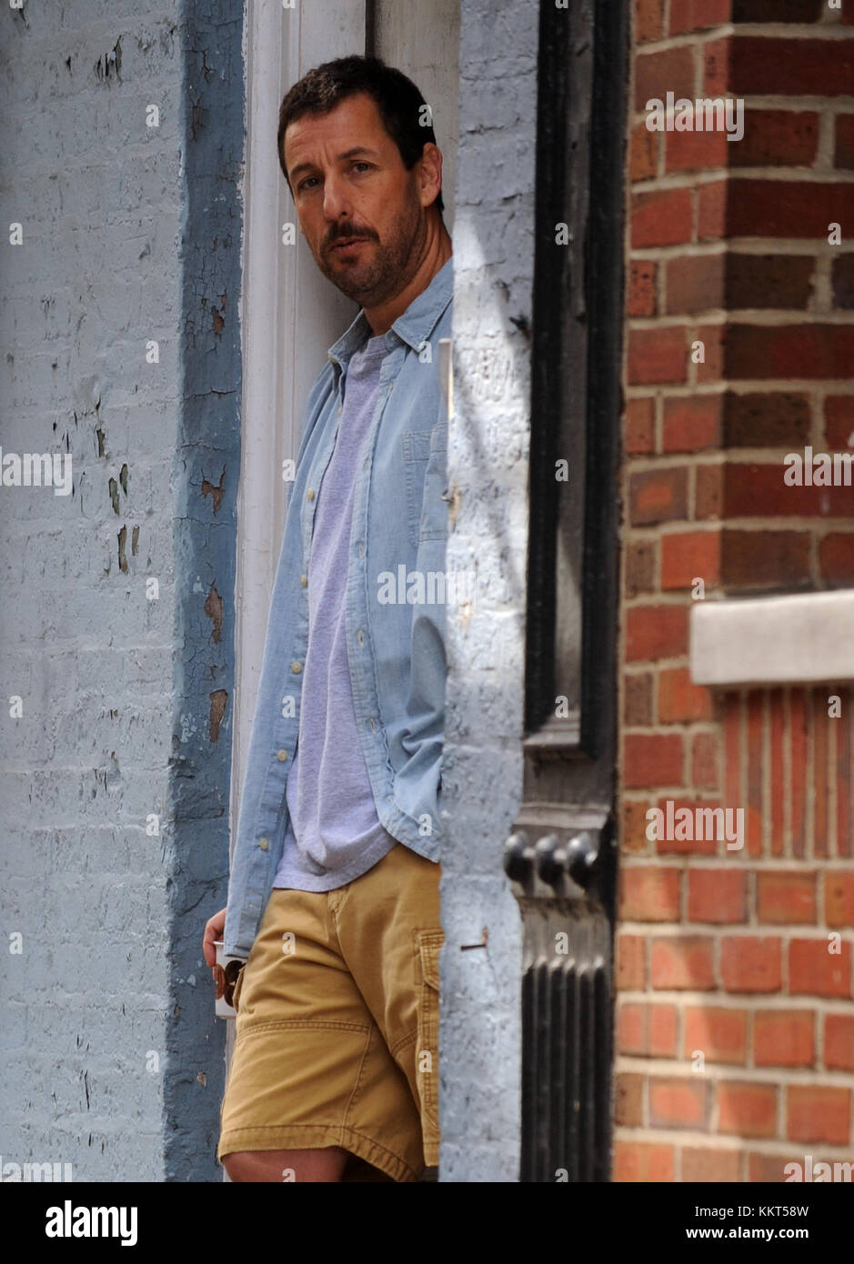 NEW YORK, NY - MARCH 12: Noah Baumbach, Dustin Hoffman, Adam Sandler ...