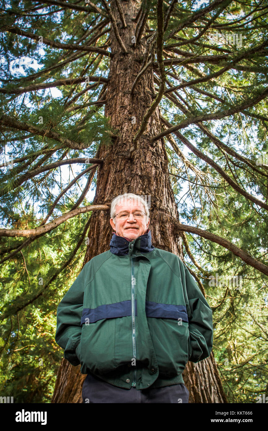 Senior man wearing jacket hi-res stock photography and images - Alamy