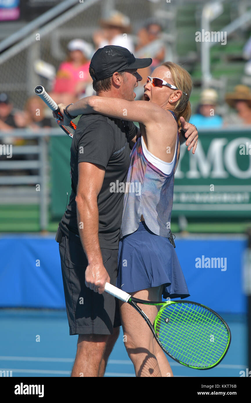 DELRAY BEACH, FL - NOVEMBER 05: Scott Foley and Renee Stubbs ...