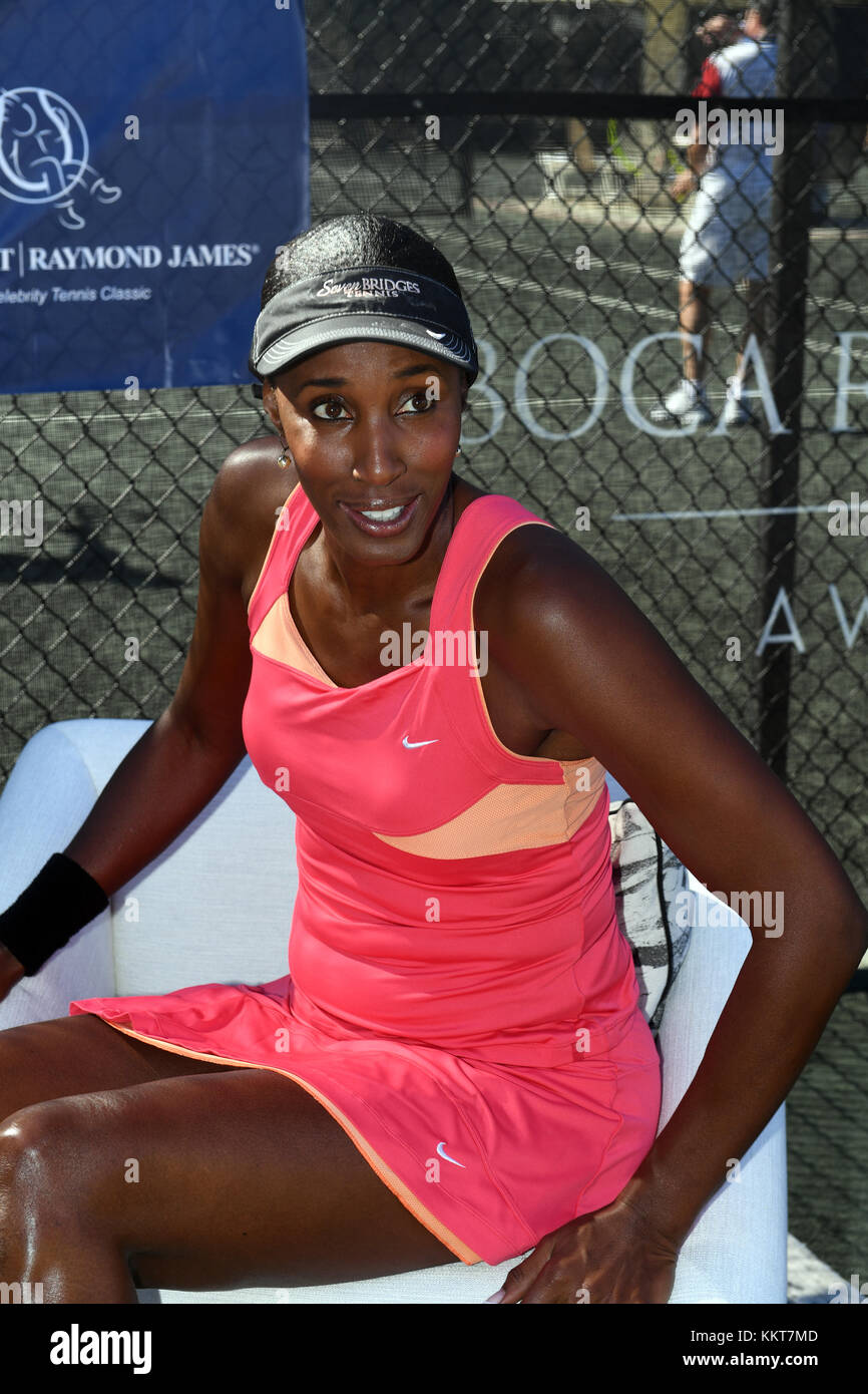BOCA RATON, FL - NOVEMBER 03: Lisa Leslie playing Tennis at The Boca ...