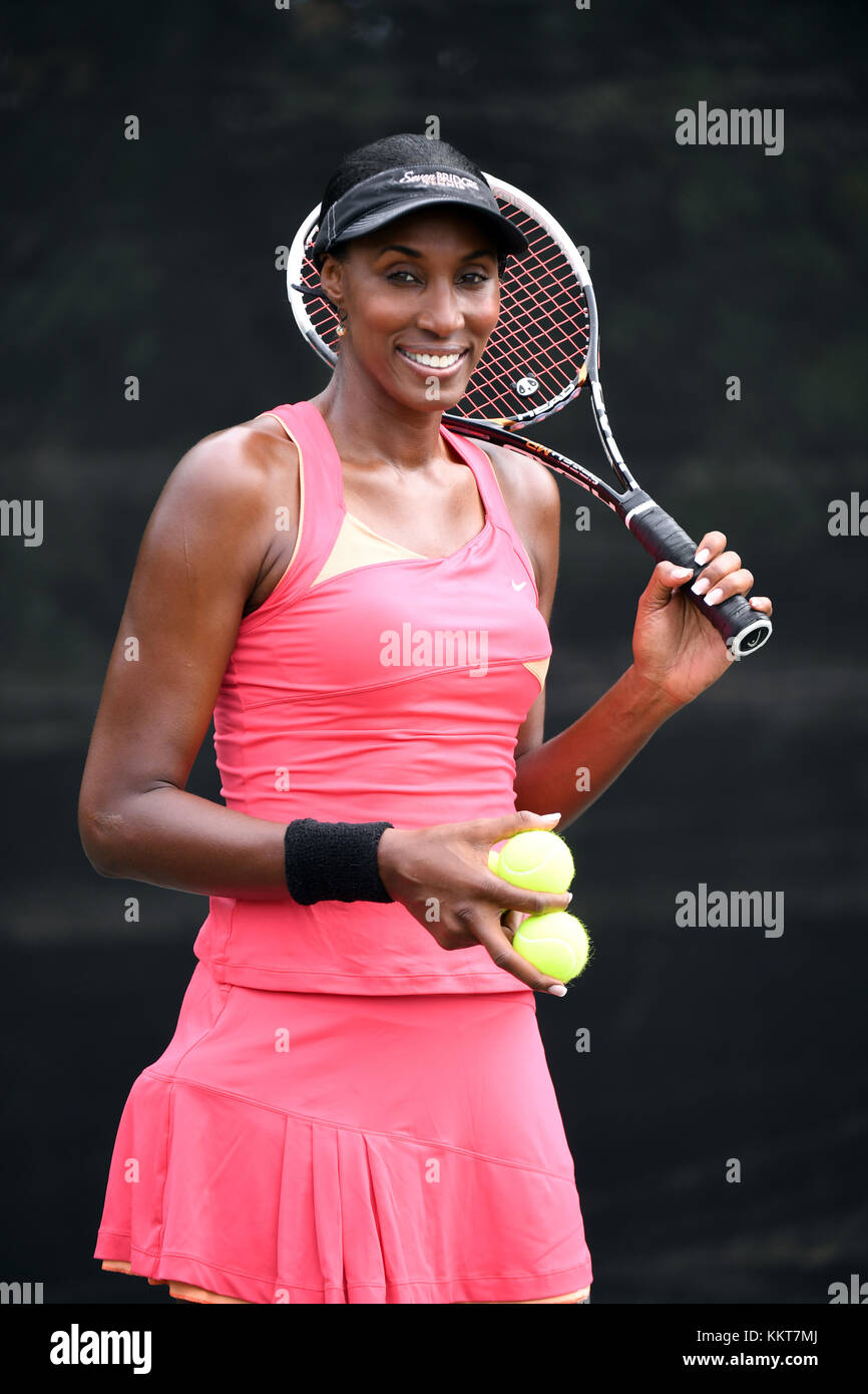 BOCA RATON, FL - NOVEMBER 03: Lisa Leslie playing Tennis at The Boca ...