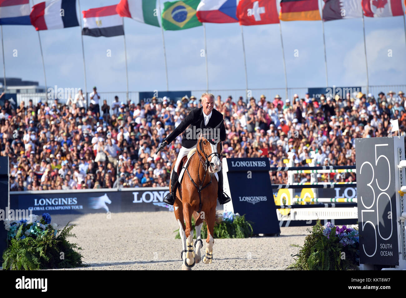 Jessica gates hi-res stock photography and images - Alamy