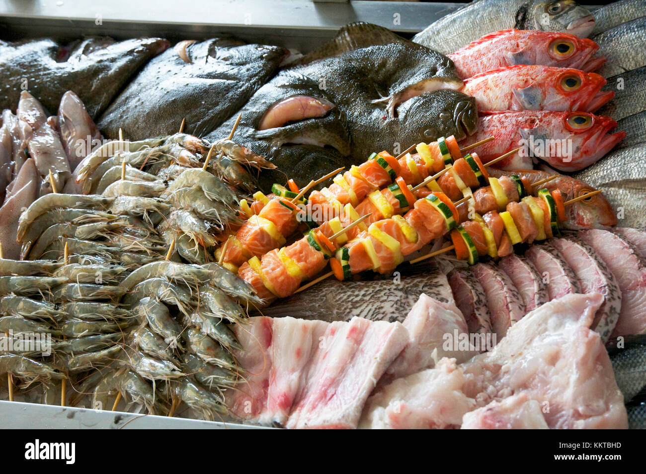 Fresh fish display hi-res stock photography and images - Alamy