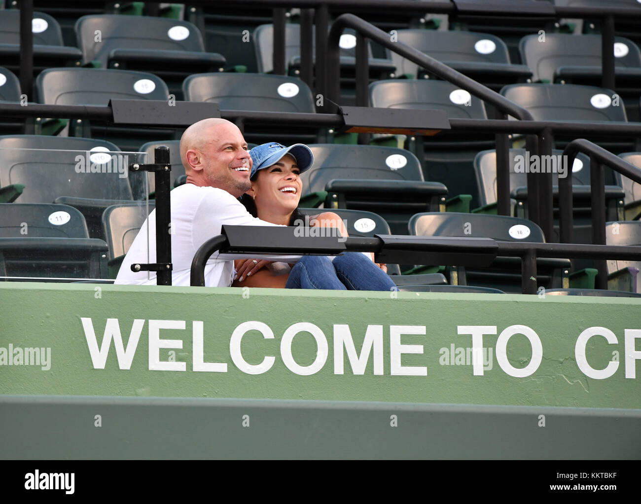 Michelle lewin hi-res stock photography and images - Alamy
