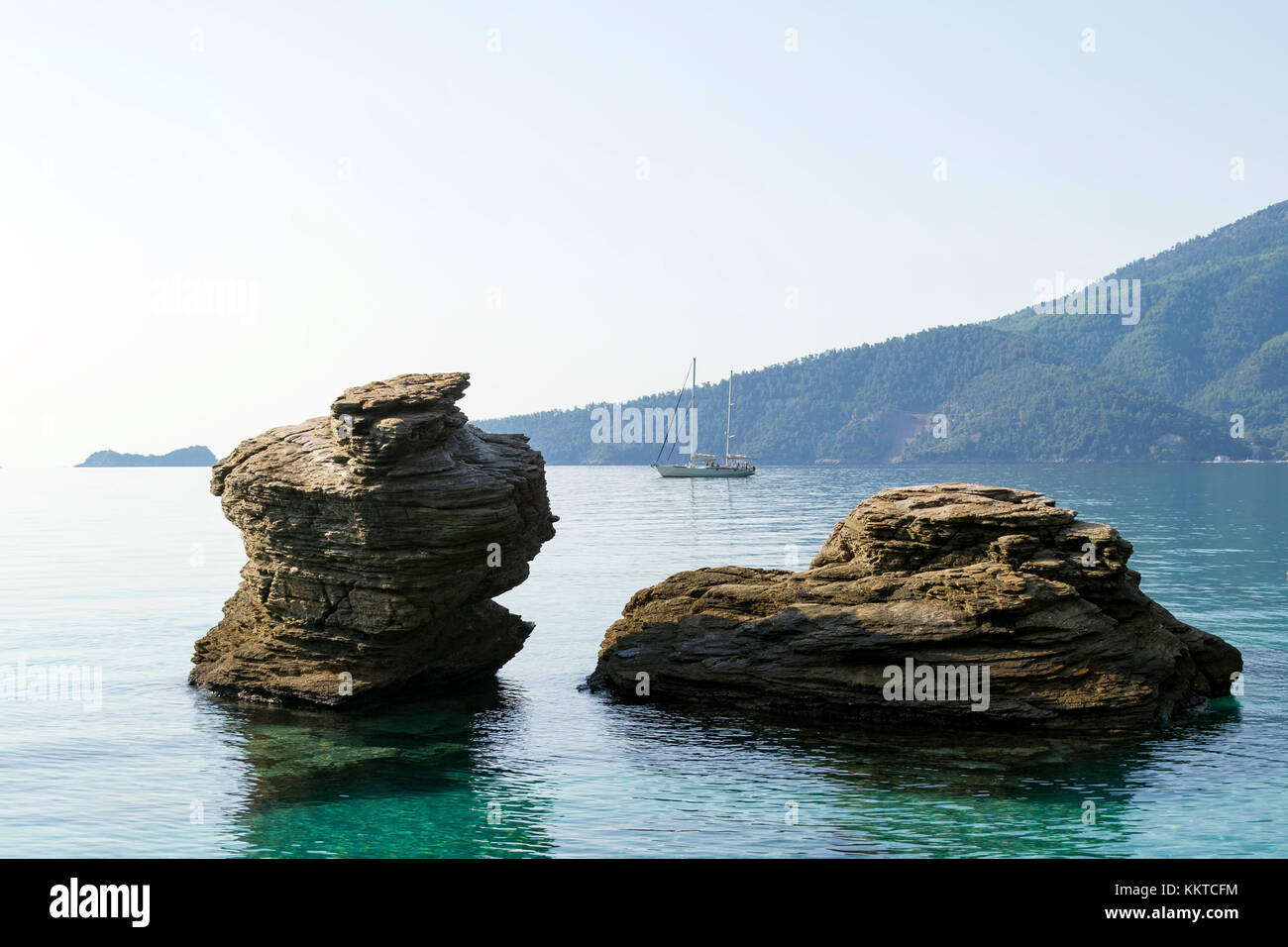 Two rocks hi-res stock photography and images - Alamy