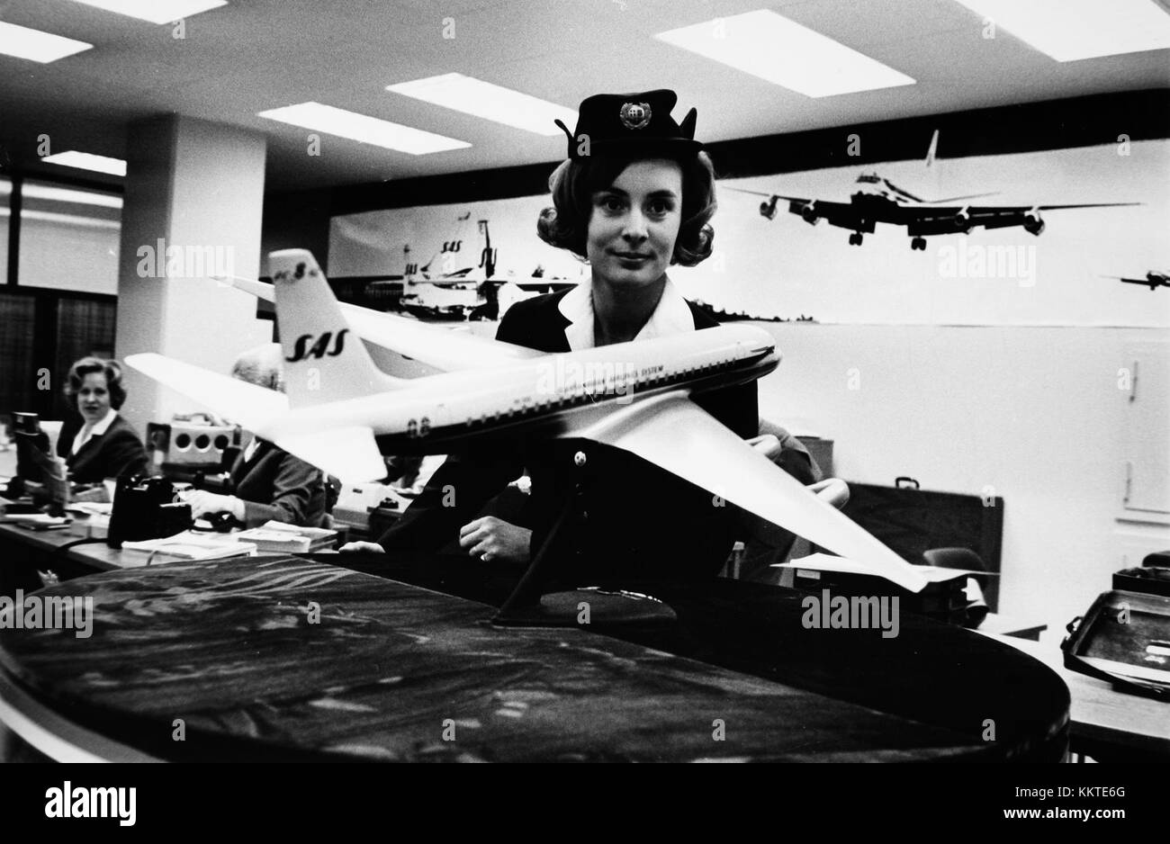 Air hostess 1960s hi-res stock photography and images - Alamy