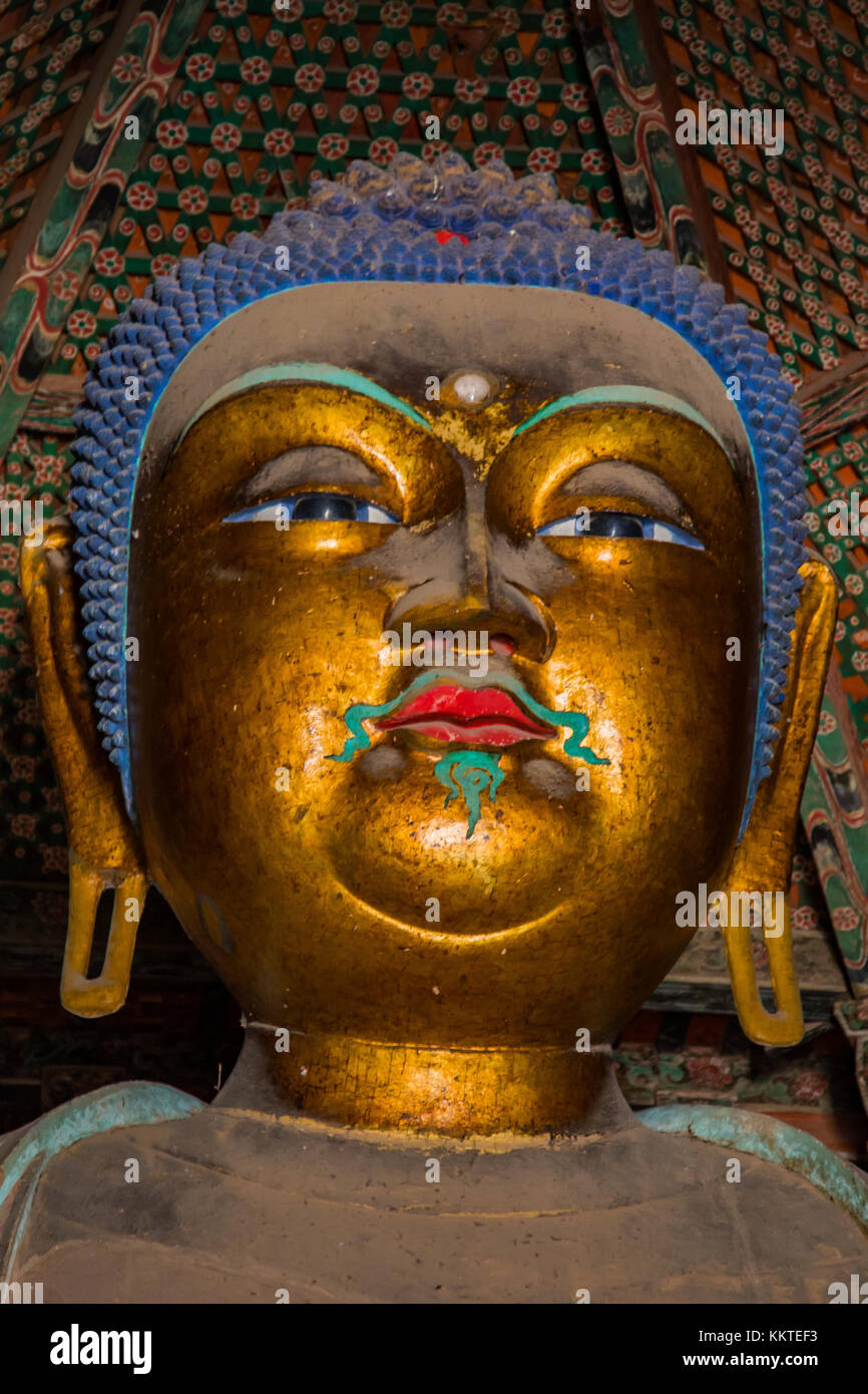 Golden sakyamuni buddha hi-res stock photography and images - Alamy