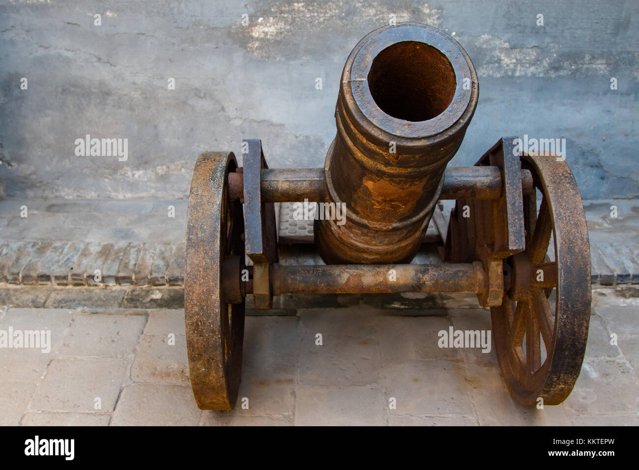Close up of a small rusting cannon mounted on a rusting cart Stock ...