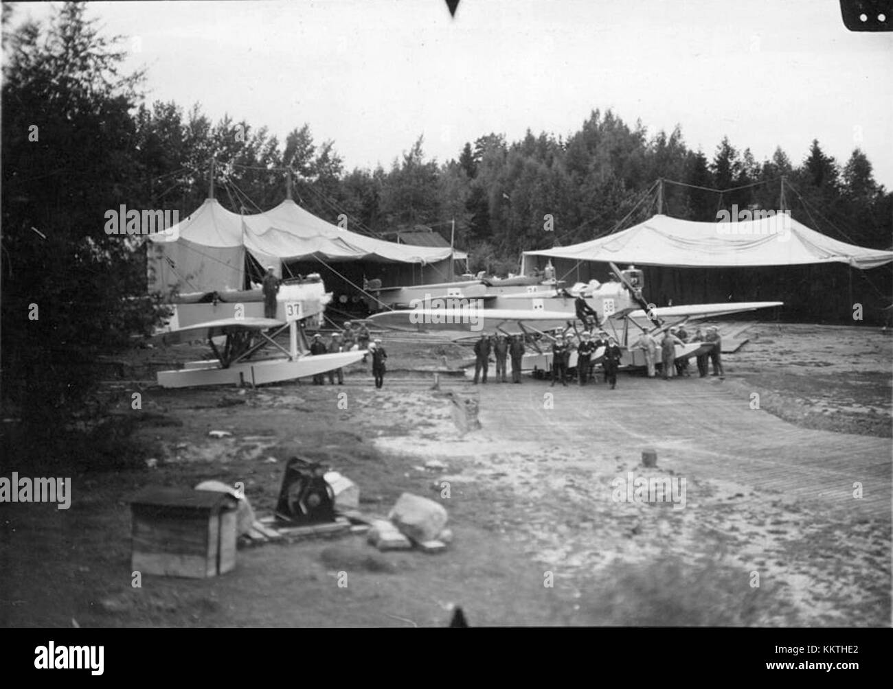 Navy aircraft operations Black and White Stock Photos & Images - Alamy