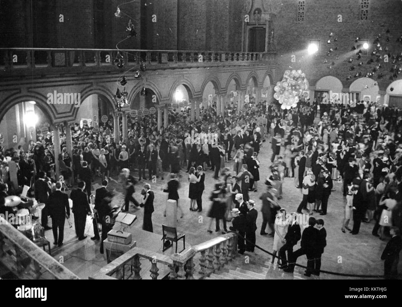 Dancing in the Blue Hall of Stockholm on New Year's Eve is a tradition ...