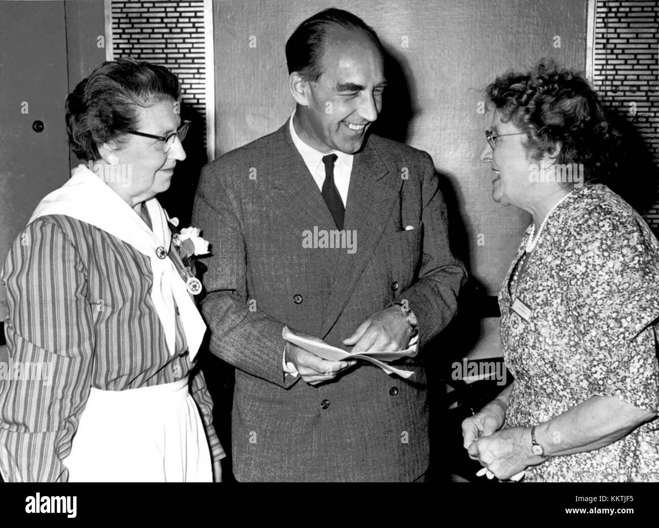 Women's cooperative guild hi-res stock photography and images - Alamy