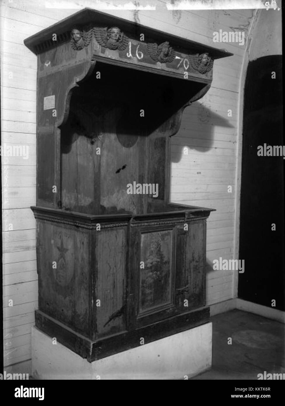 Brastads Kyrka is a historical church located in Brastad, Sweden. It is ...