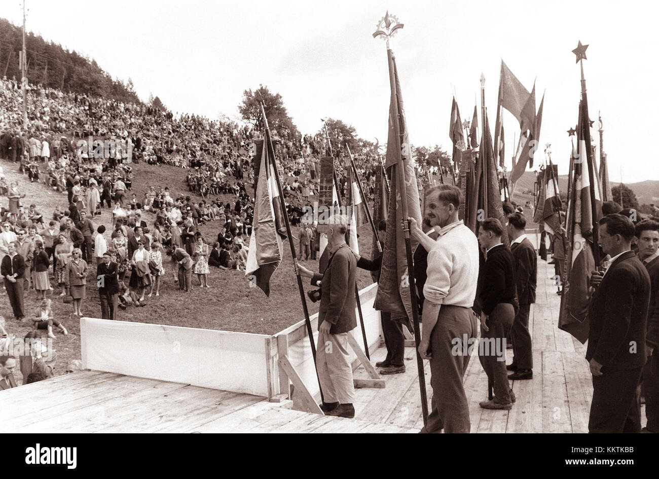 In 1962, 40 flag bearers and banner carriers from the entire Maribor ...
