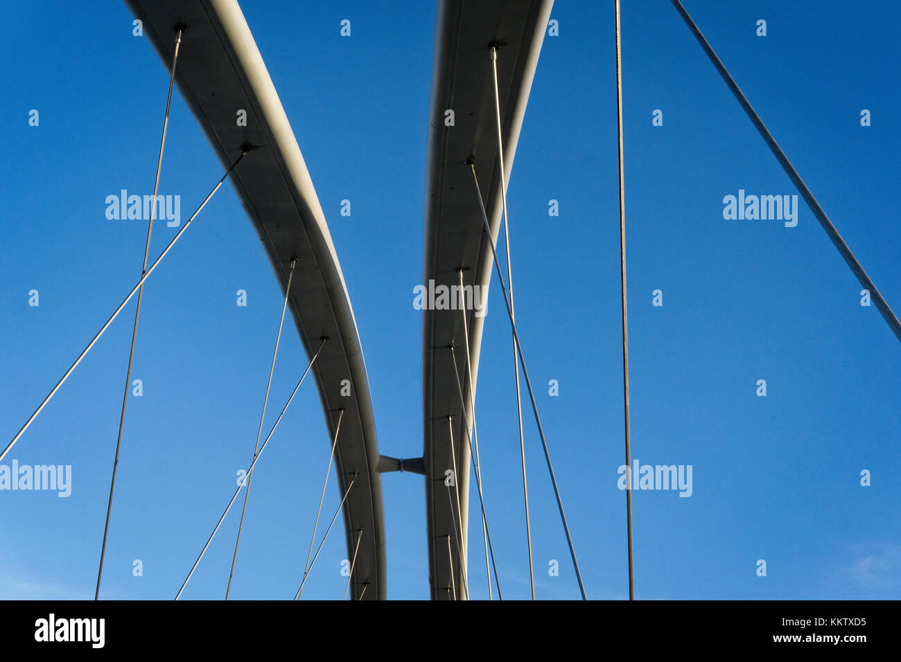 Fixed bridge hi-res stock photography and images - Alamy